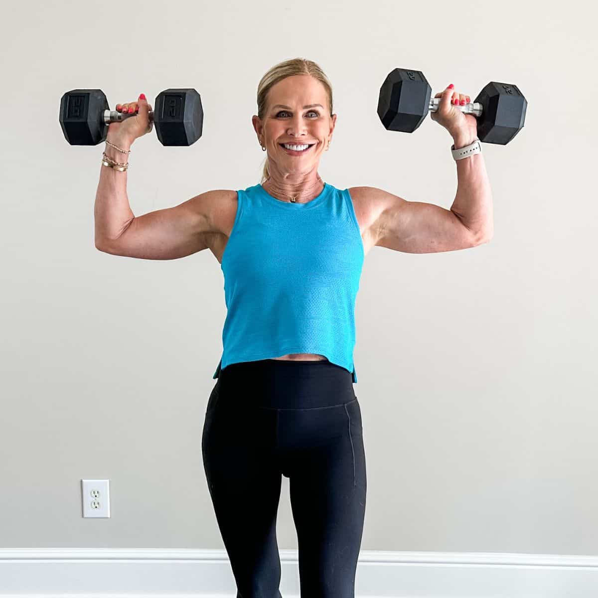 Quick and Effective Shoulder Workout with Dumbbells at Home - Chris Freytag